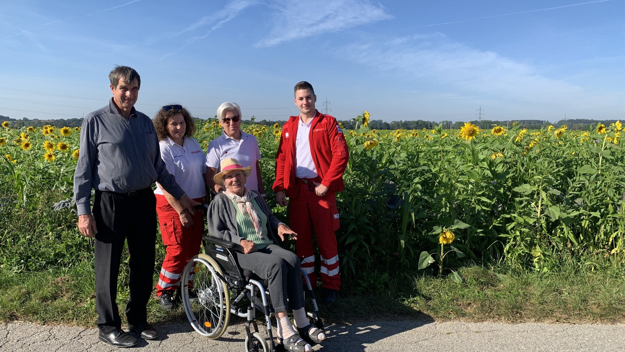 Riesige Freude: Rotkreuz-Wunschmobil erfüllt Maria einen Herzenswunsch ...