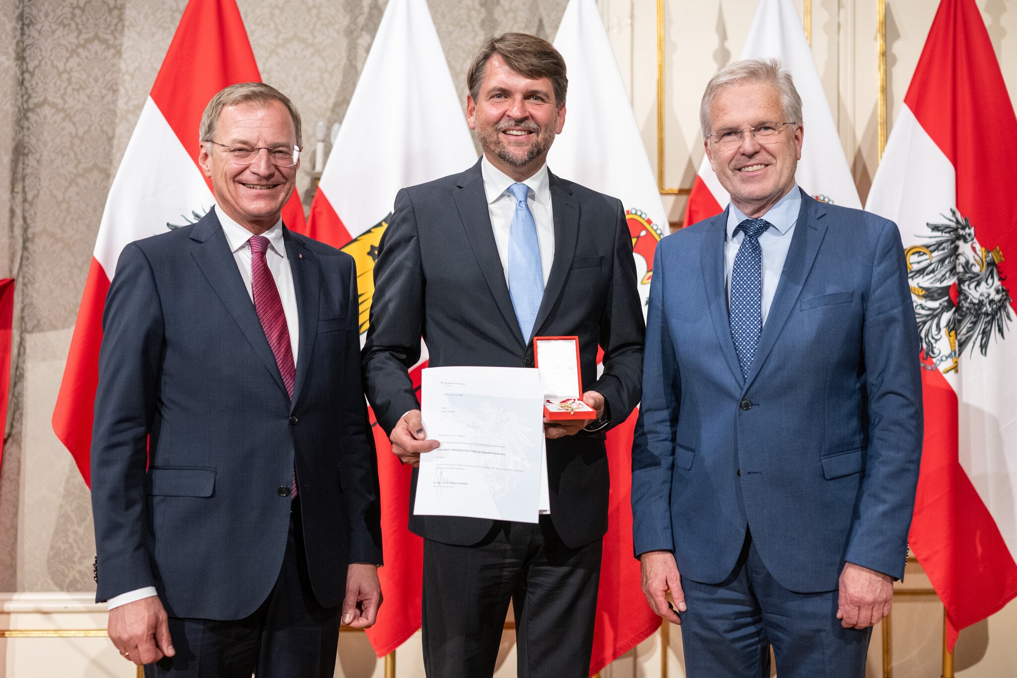 Wels: Peter Lehner mit goldenem Verdienstzeichen geehrt - Wels & Wels Land