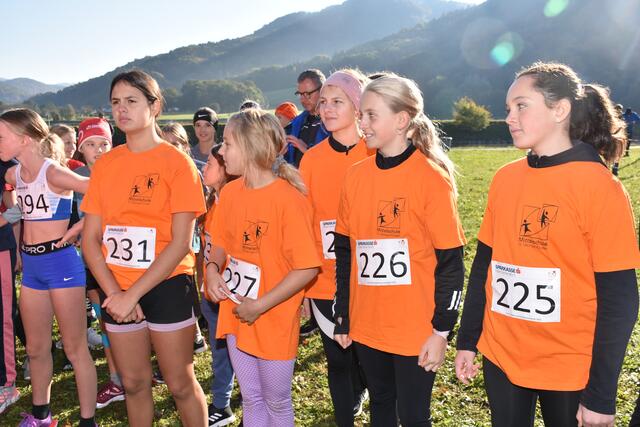 13 Schulen, 360 Läuferinnen und Läufer: Teilnehmerrekord bei den Cross ...