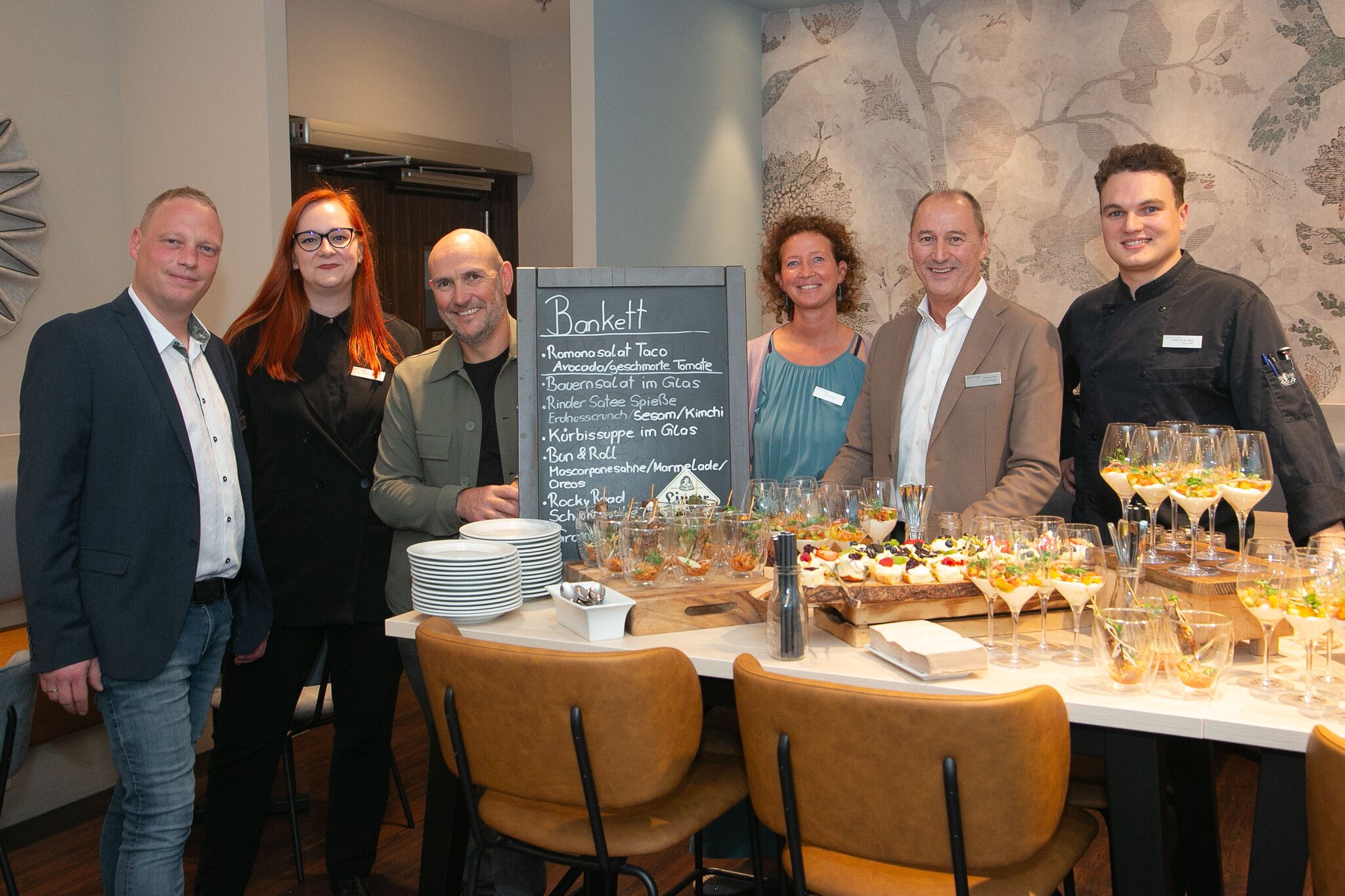 Oberösterreich trifft auf Amerika: Neues Restaurant "Kitchen & Bar at ...