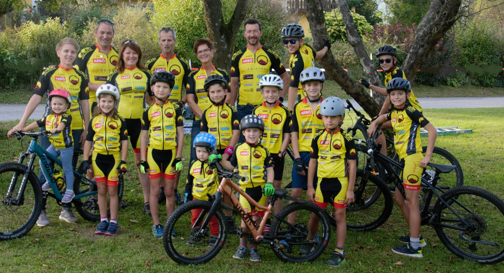 Neues Erscheinungsbild: Neue Radbekleidung für den Radclub ARBÖ Griffen ...