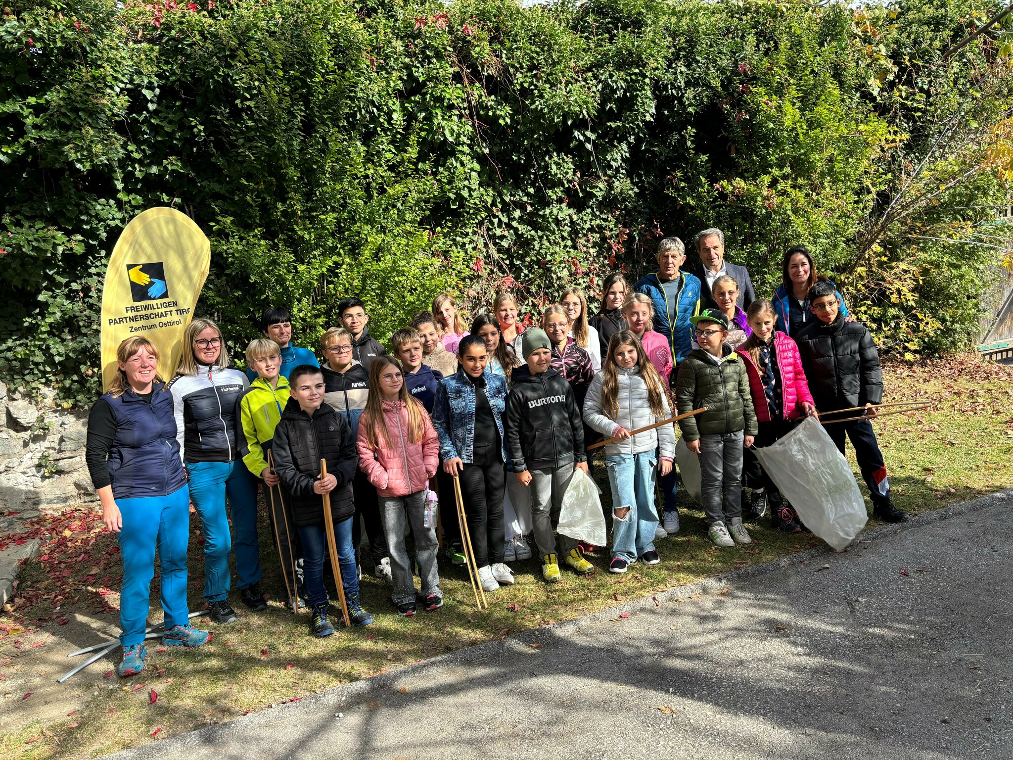 Junges Engagement in der Natur: SchülerInnen übernahmen Patenschaft für ...