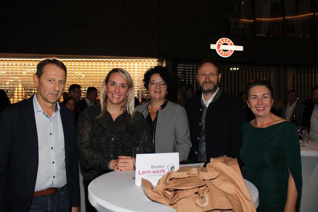 Ausbildungsverbund - ABV mein Job: 63 Lehrlinge vor den Vorhang geholt ...