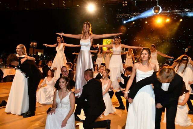 BORG Maturanten feierten: „Mamma Mia“ sorgte für gute Stimmung - Murau