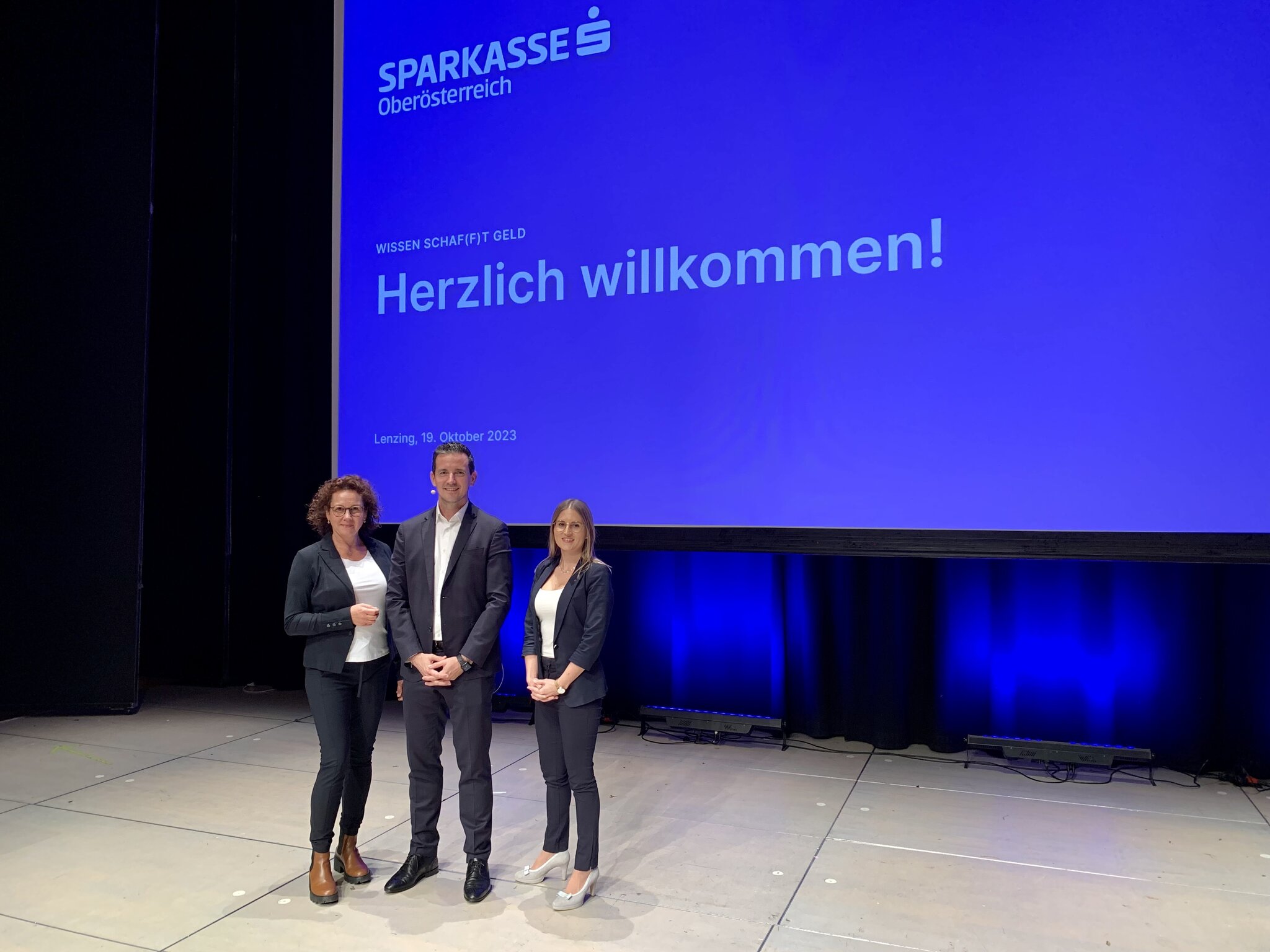 Wissen schaf(f)t Geld: Sparkasse lud zur Info-Veranstaltung nach Lenzing - Vöcklabruck