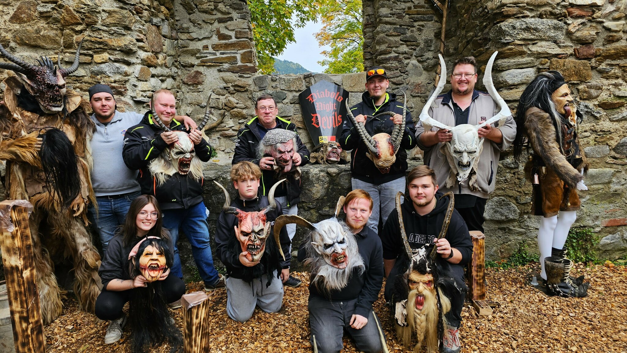 Bildergalerie: Perchten und Krampusse zeigten ihre Masken in Bad St ...
