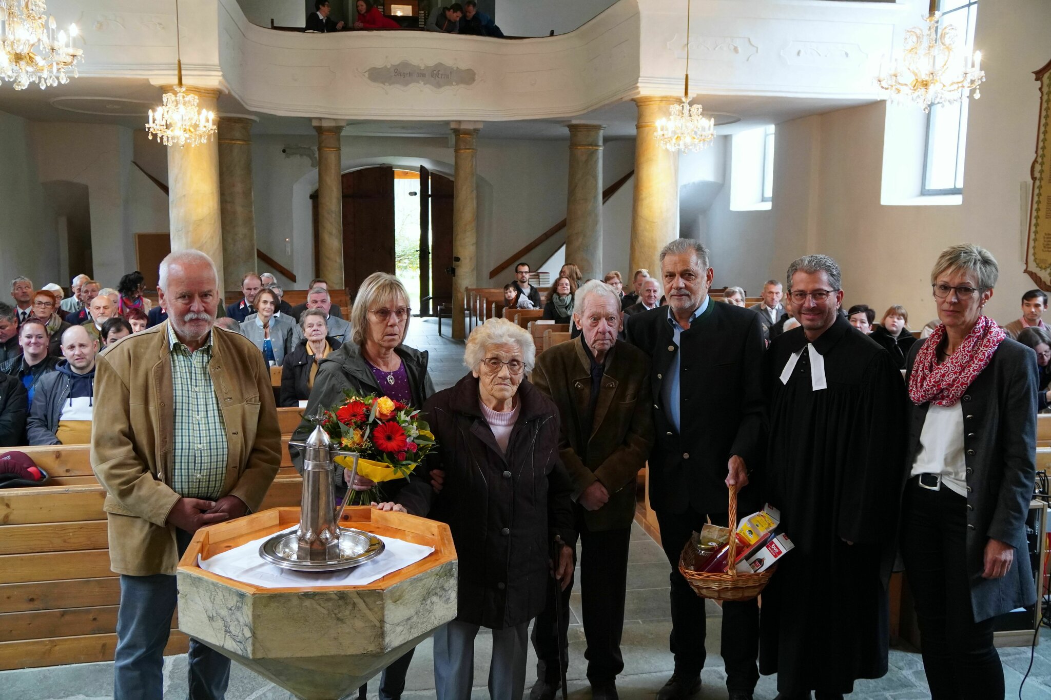 70 Jahre Mesnerdienst: Besondere Ehrung für Maria und Herbert Egger - Spittal
