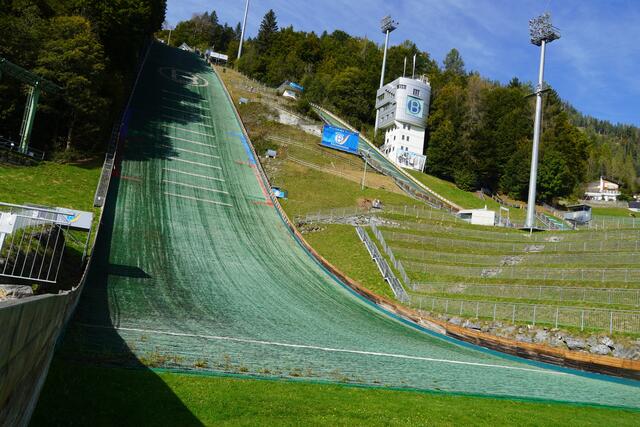 Konzert auf der Skisprungschanze: Böhse Onkelz treten in Bischofshofen ...