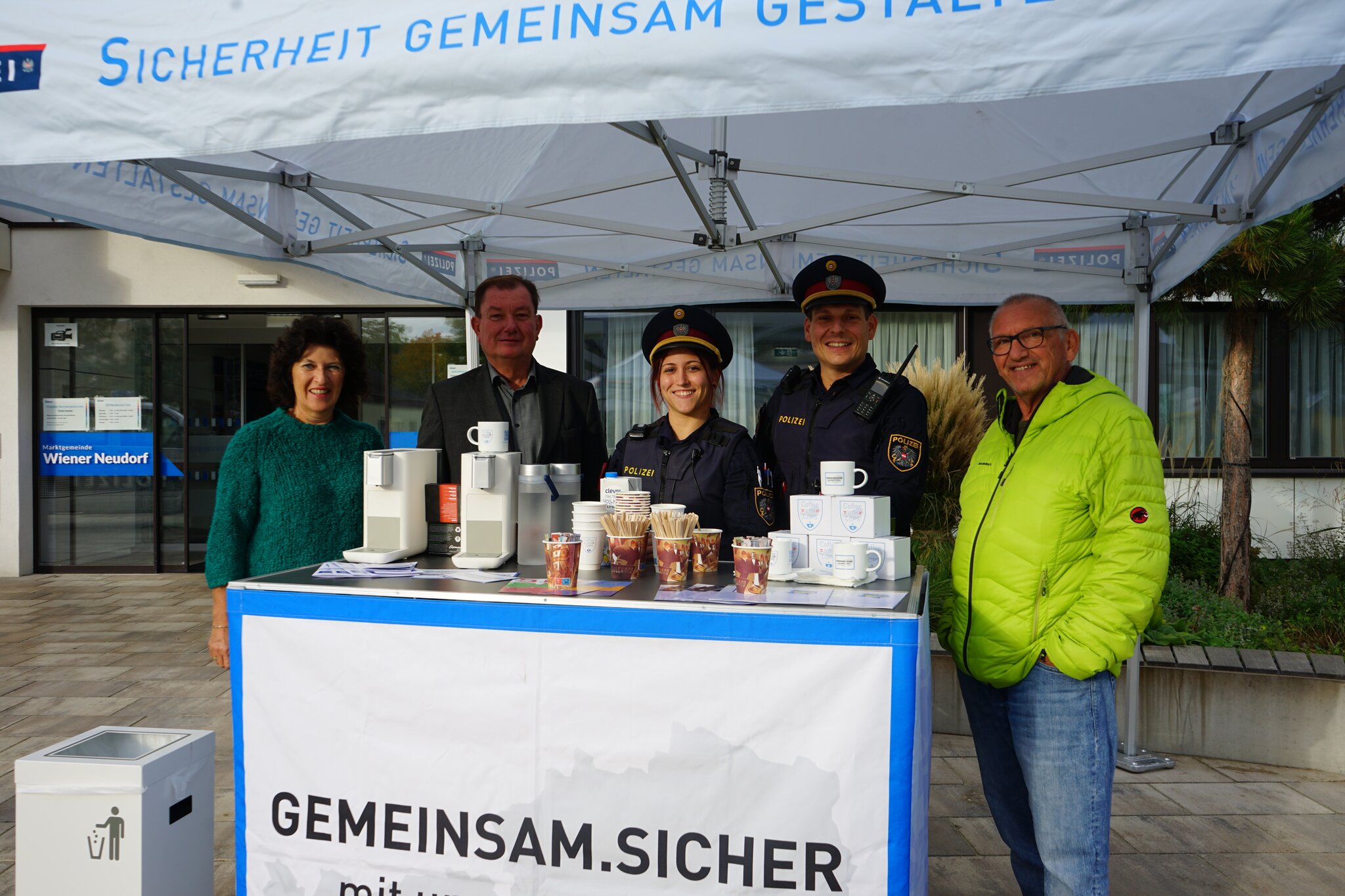 Wiener Neudorf: Austausch bei "Coffee with Cops" - Mödling