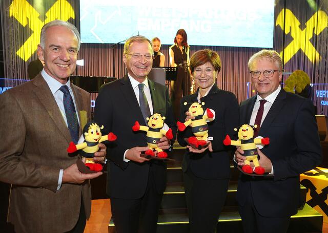 Mit viel Prominenz: Raiffeisenlandesbank OÖ begrüßt 1.300 Gäste zum ...