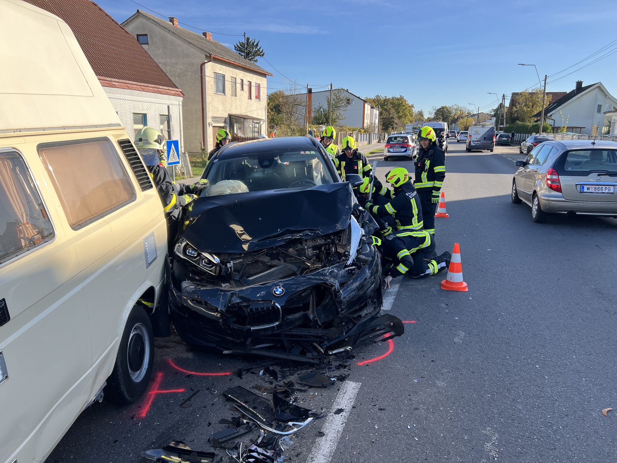 Zwei Verletzte bei Unfall auf der B8 - Gänserndorf