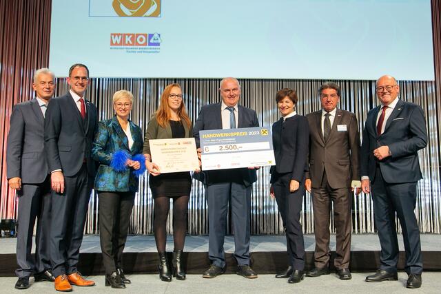 WKOÖ: Tischlereien Holzleitner und Roither gewinnen Handwerkspreis 2023 ...