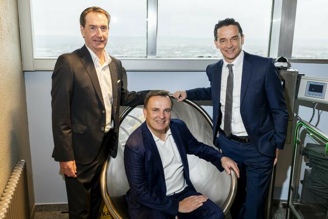 Höchste Rutsche Europas: Die „Donauturm-Rutsche“ ist offiziell eröffnet ...