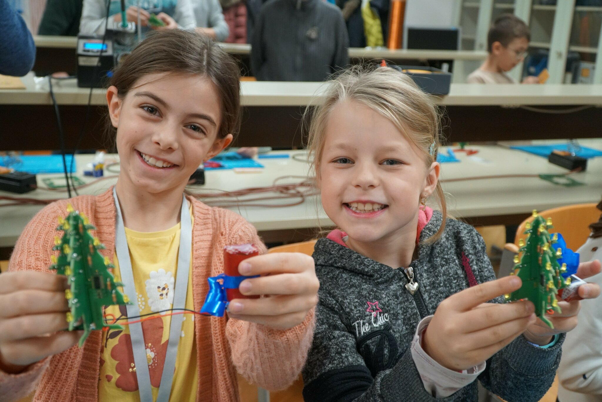 CoderDojo Steyr: Weihnachts-Löten in der HTL Steyr - Steyr & Steyr Land