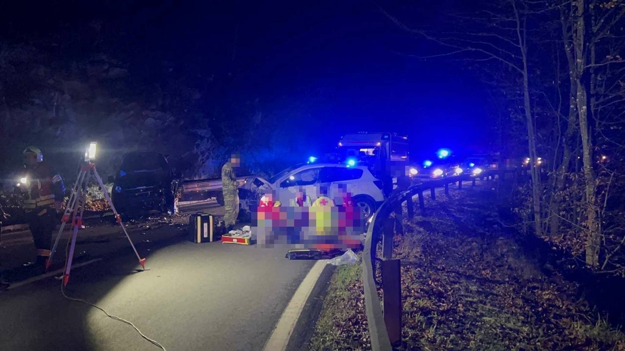 Auf der Landesstraße B 216: Schwerer Verkehrsunfall mit einem Toten ...