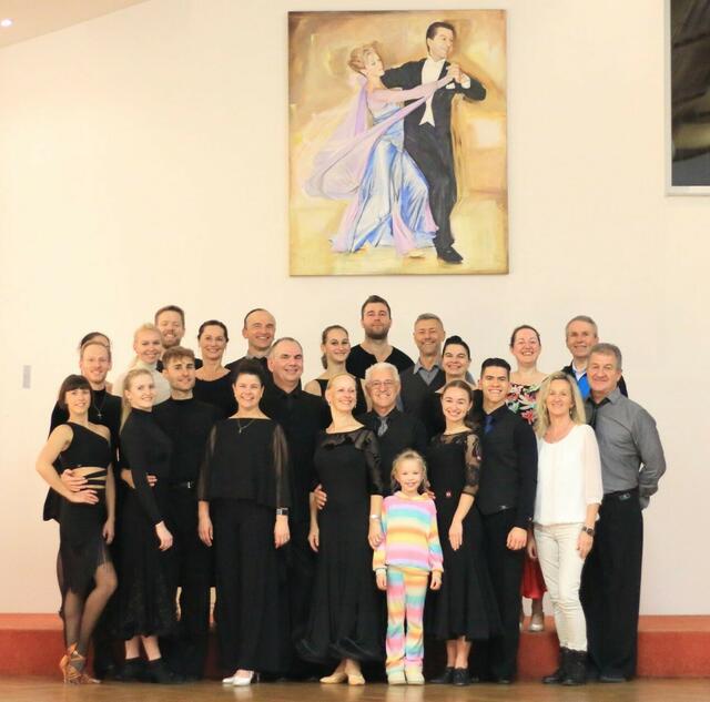 Da rauchten die Sohlen!: OÖ Practise der 10 Tänze beim TSK Dancing Dots ...