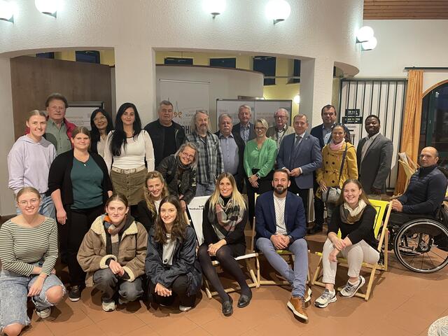 Waidhofen: Ergebnisse der großen Jugendumfrage präsentiert - Waidhofen ...