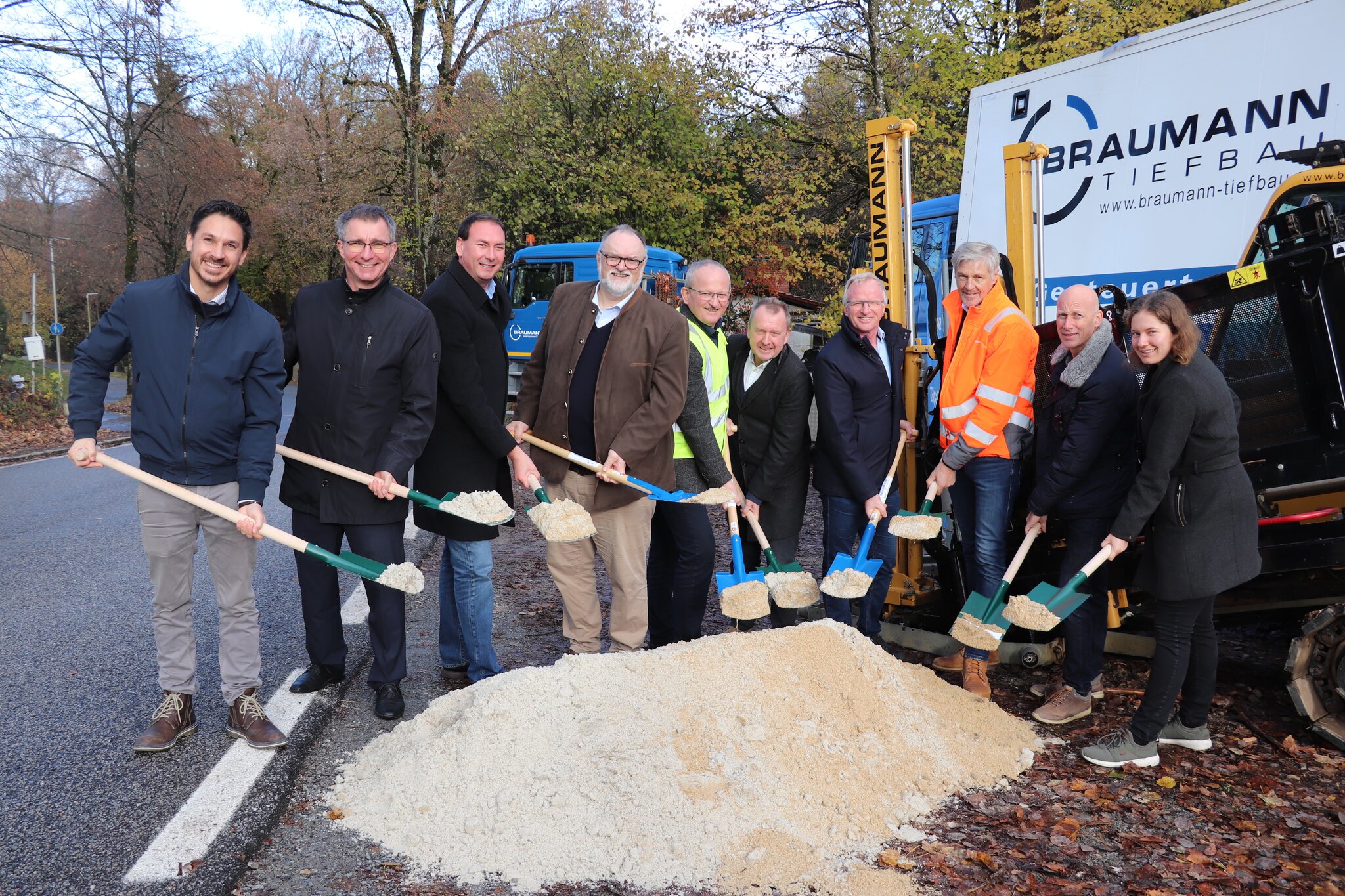 Spatenstich in Gattern: Neue Wasserleitung zwischen Schardenberg und ...