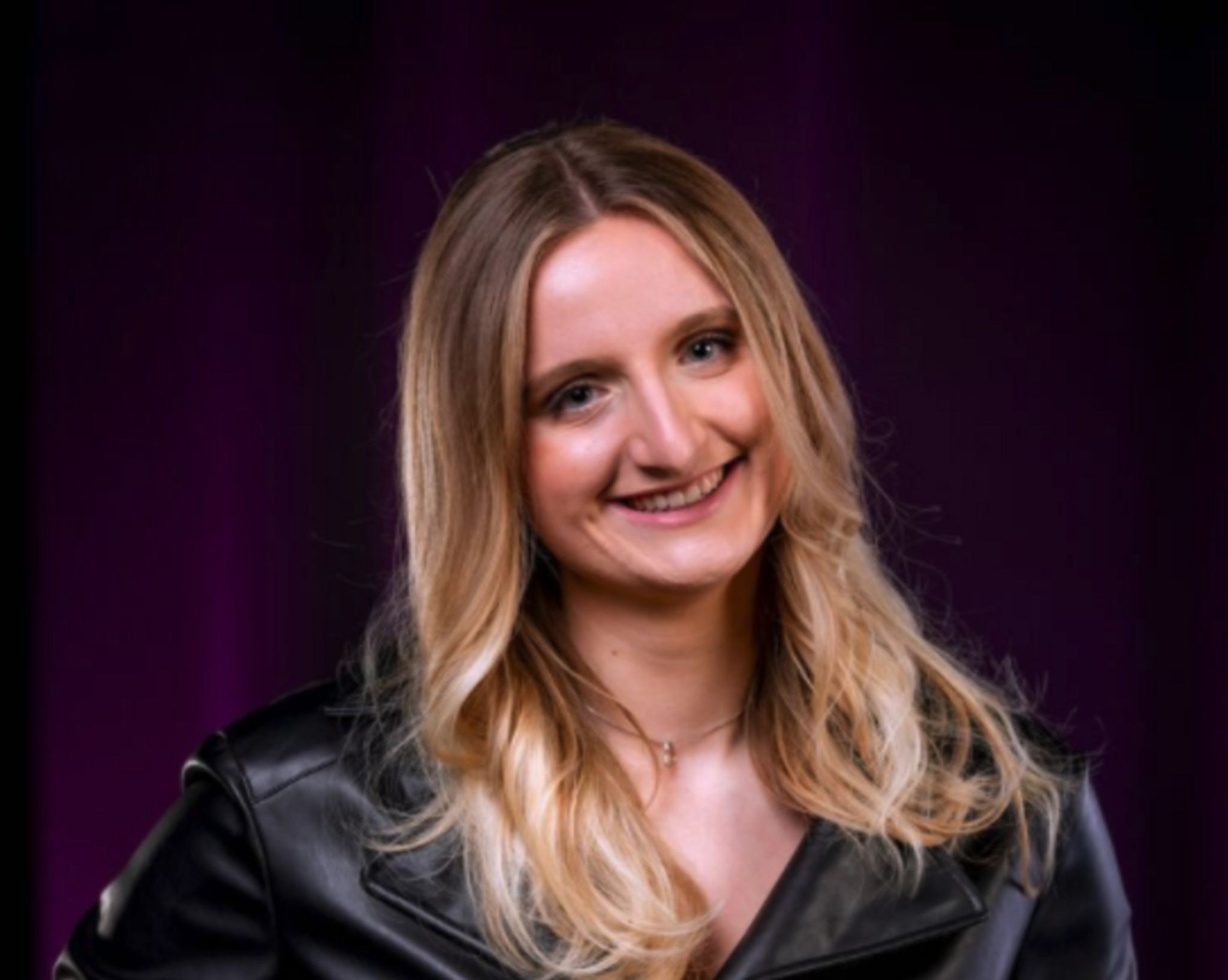 Julia Steen: Brücklerin veröffentlicht neue Single und geht auf Tour ...