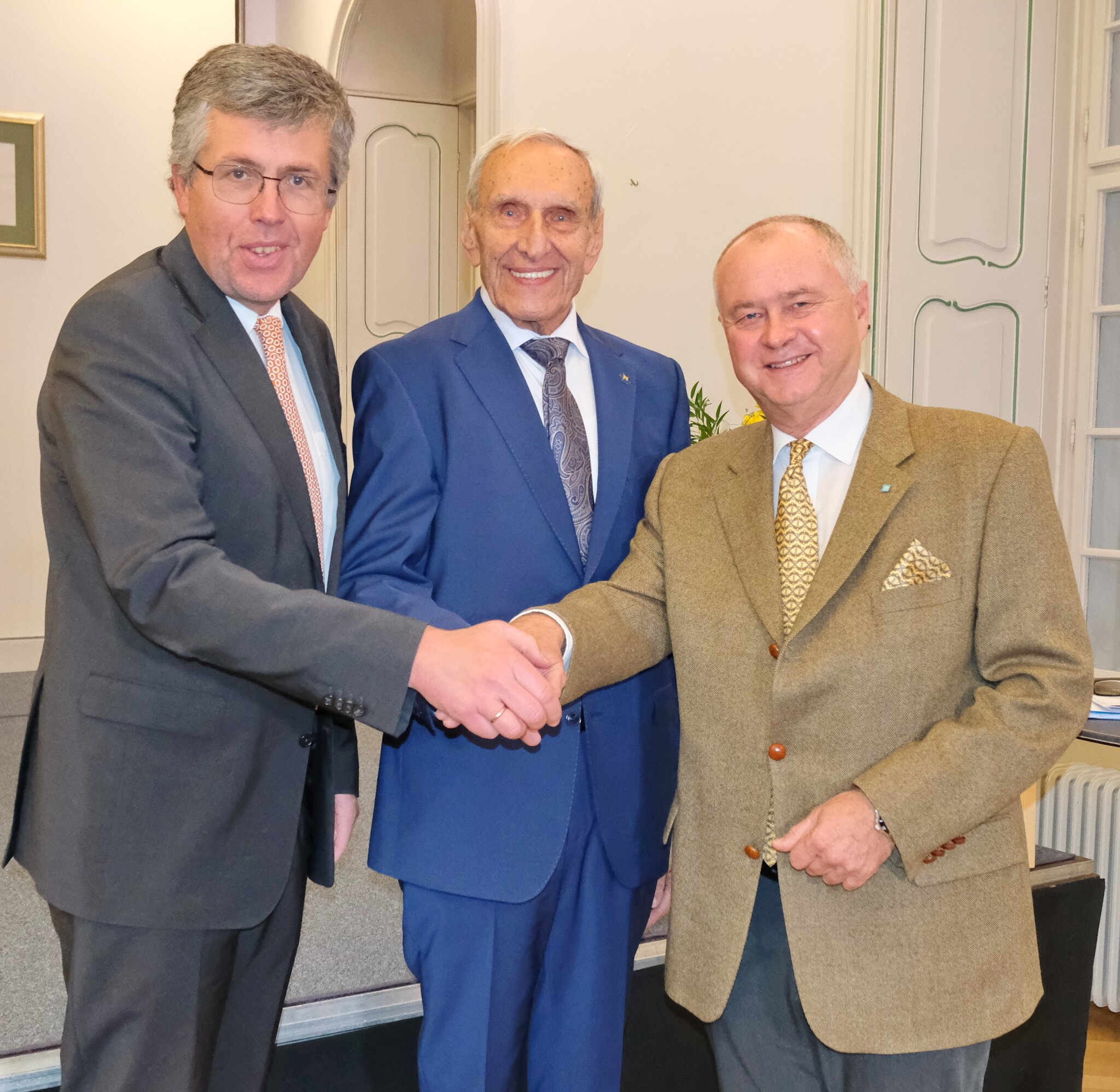 NÖ Bau- und Siedlungsgenossenschaft: Walter Mayr feierte seinen 80er ...