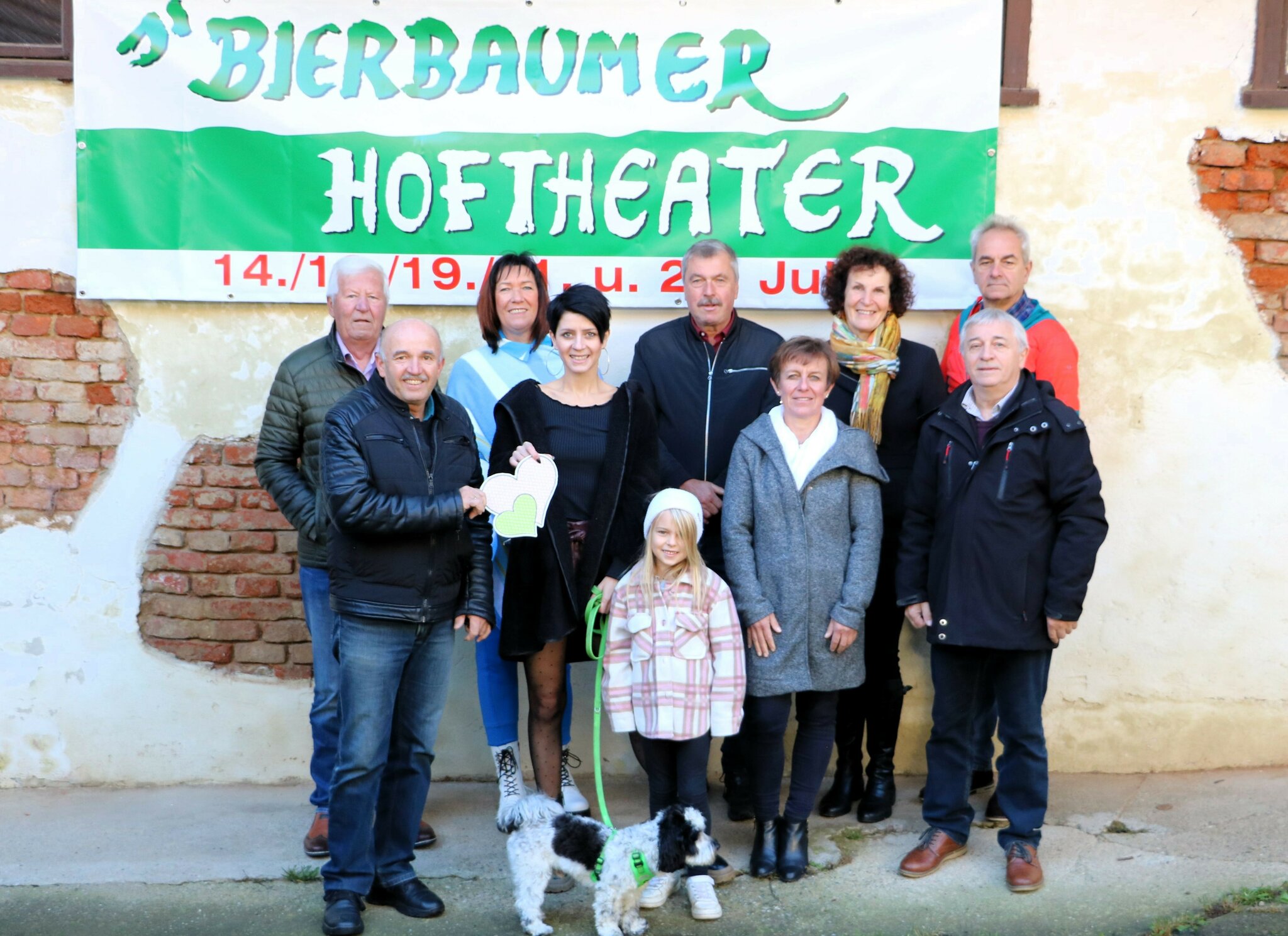 Bierbaumer Hoftheater: 3000 Euro Spende für Verein "Von Mama zu Mama ...