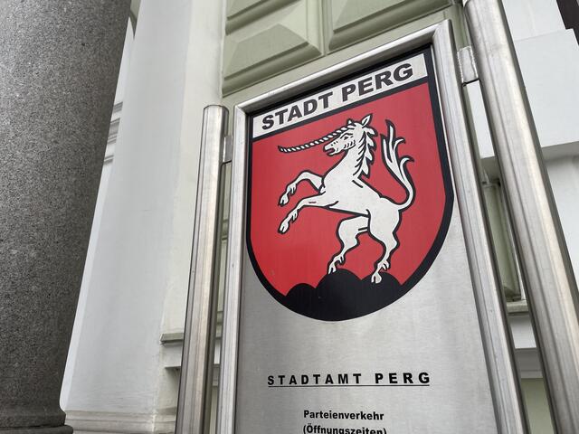 Leserbrief: "Man könnte Entstehung des Wappens erforschen lassen" - Perg