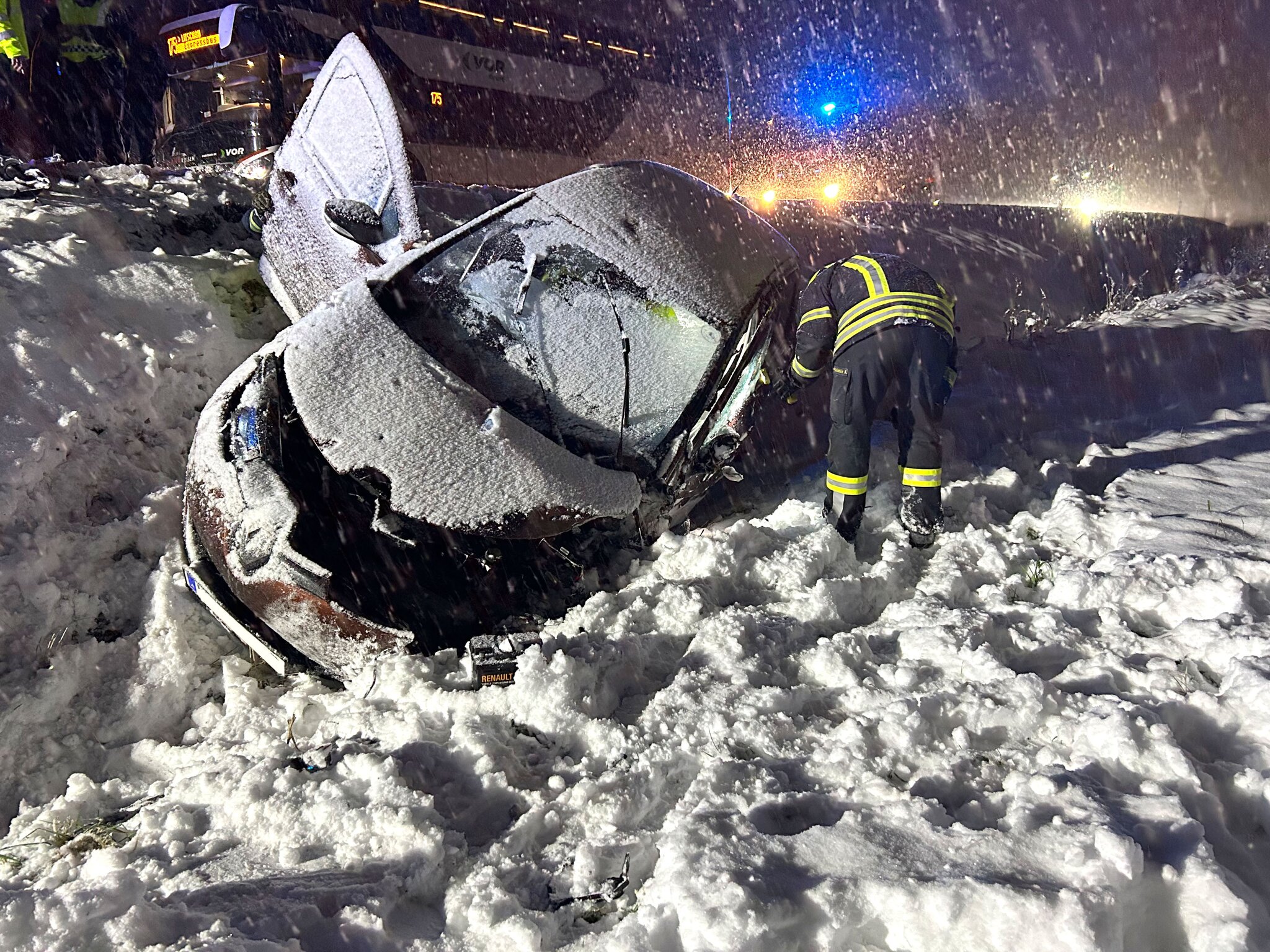 B5 bei Dimling: Drogenlenker verursacht schweren Unfall - Waidhofen/Thaya