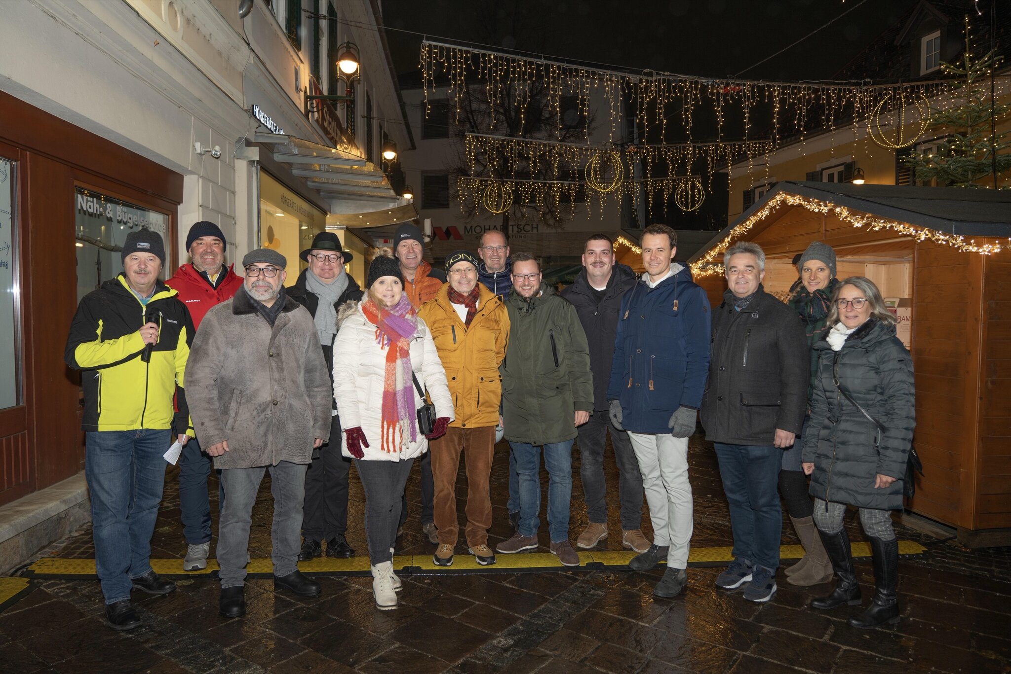 Advent in Weiz: Christkindlmarkt in der Weizer Innenstadt eröffnet - Weiz