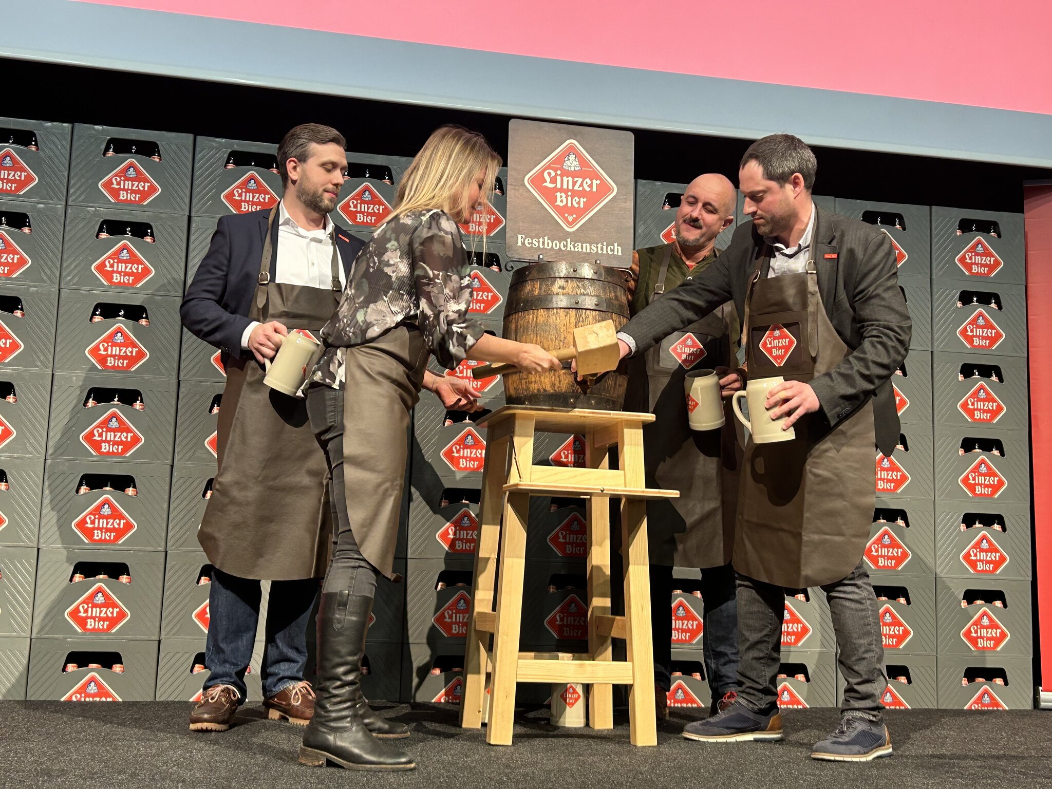 "Linzer Bier": Linzer Brauerei lud zum feierlichen Bockbier-Anstich - Linz