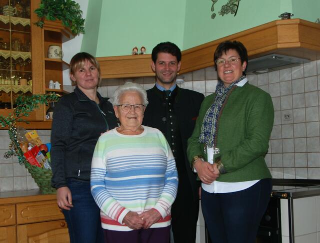 Frau Aurelia Bauer feierte ihren 90. Geburtstag - Lungau