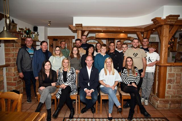 Weghofer weiter Präsident: Schiklub Wiesen hielt Generalversammlung ab ...