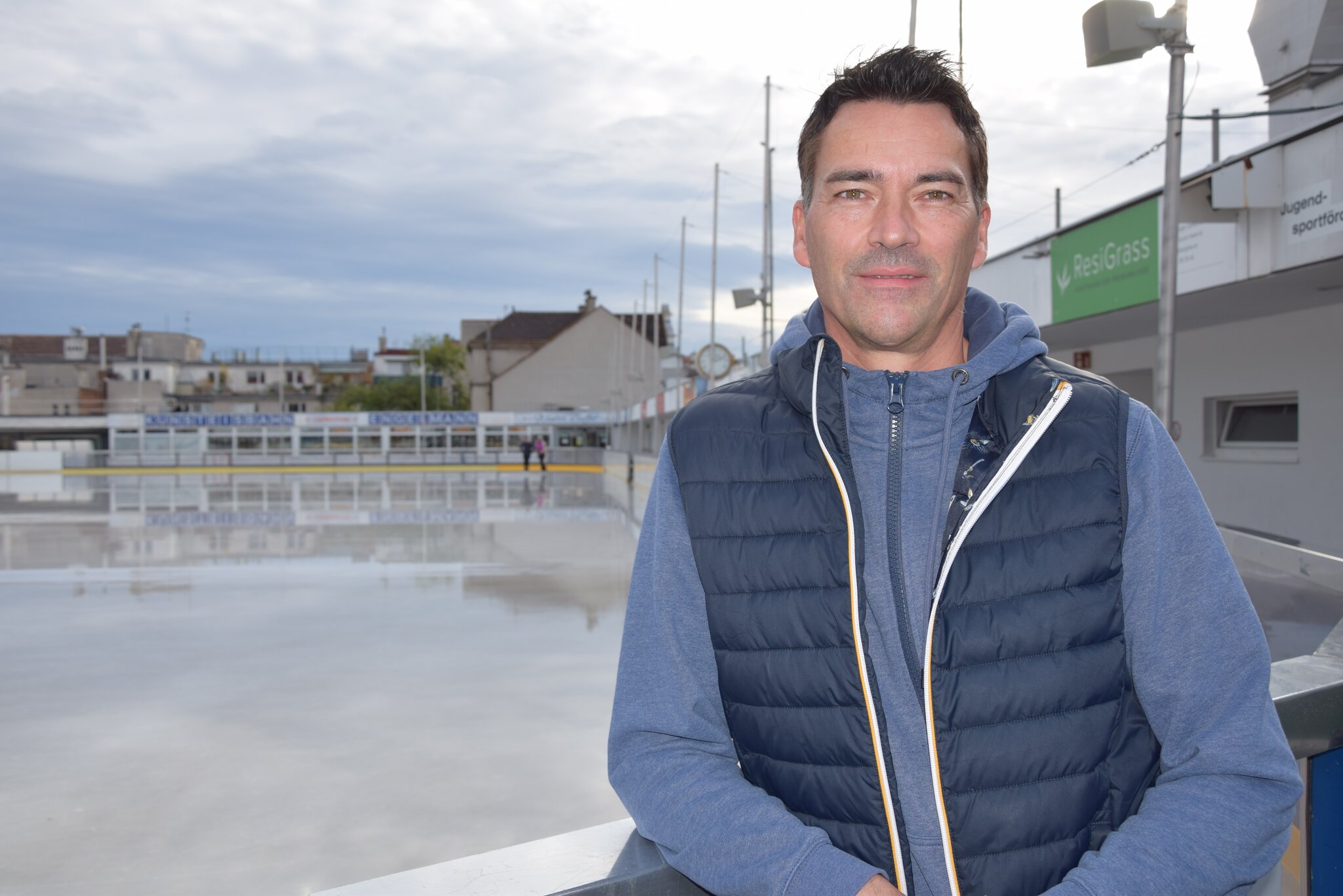 Eissport in Hernals und Rudolfsheim: Michael Rath führt auf's Glatteis ...
