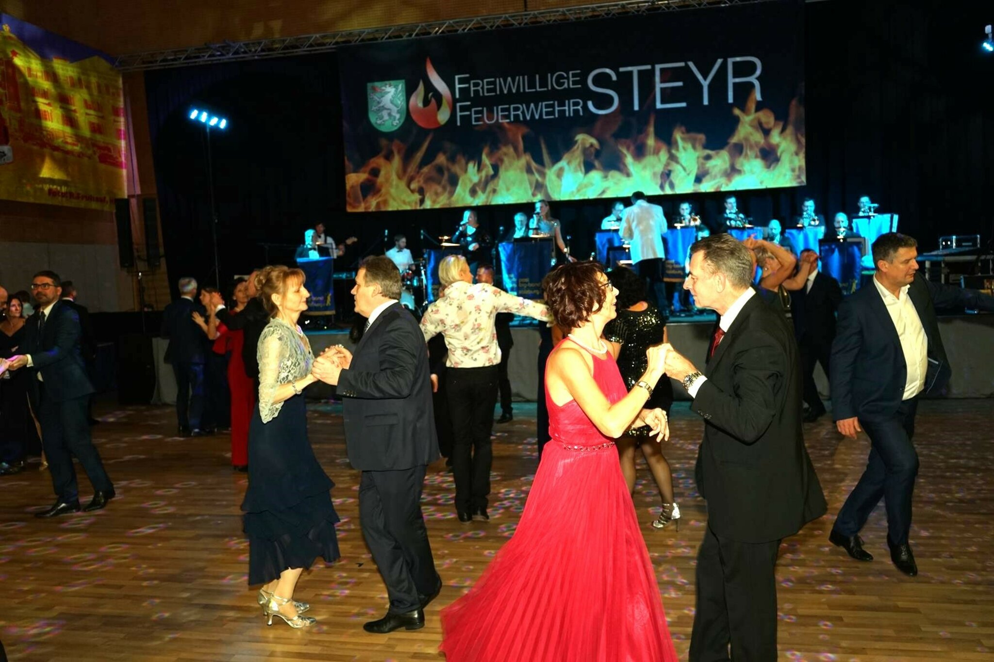Der Termin der Termine: Ball der Freiwilligen Feuerwehr der Stadt Steyr ...