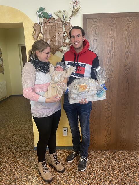 Glückwünsche zur Geburt: Willkommen auf der Welt, Philipp! - Waidhofen ...