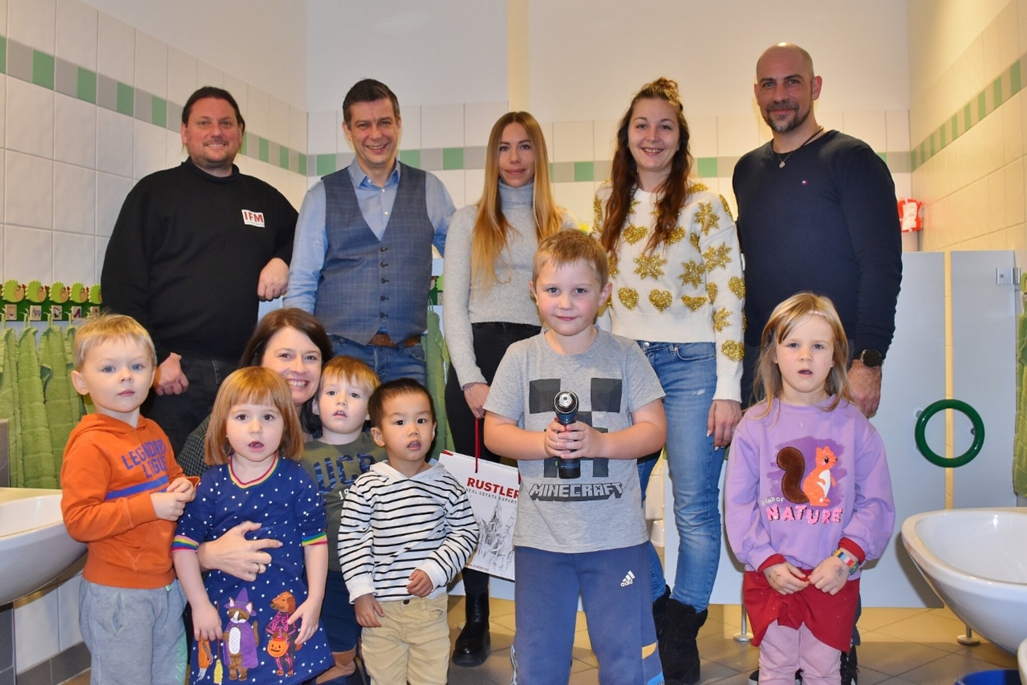 VZ Advent 2023 | Rustler Immo & Hilfswerk Ktn.: Die sieben kleinen Türen - Klagenfurt