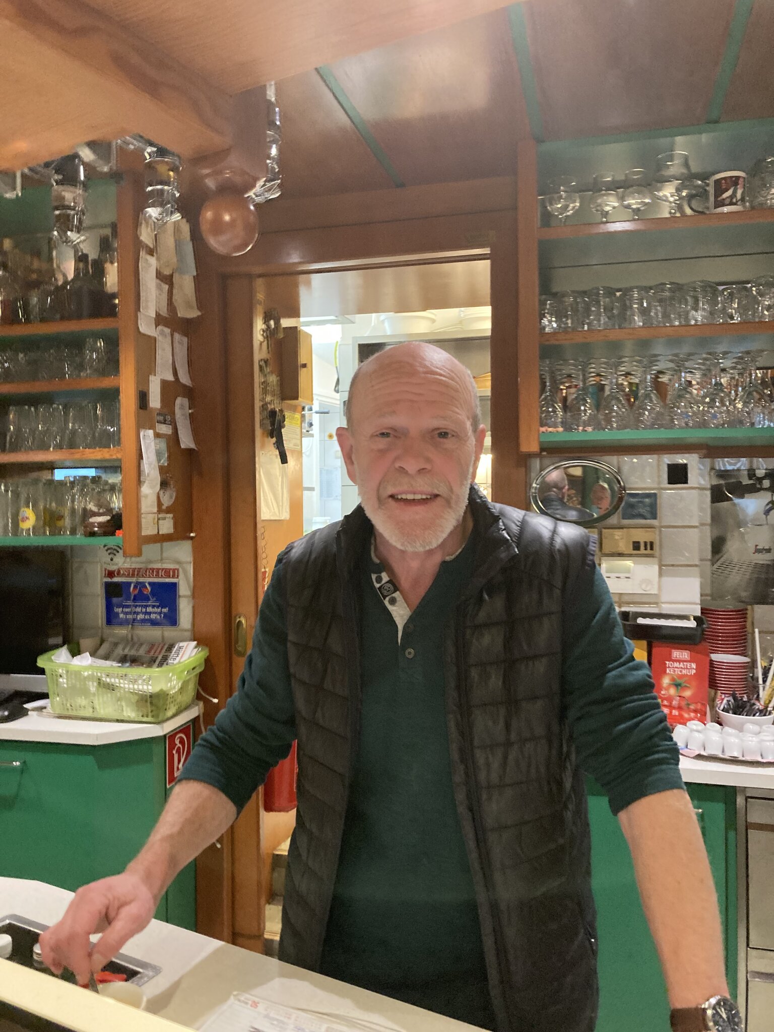 Einzelkämpfer: Grieser Gastro-Urgestein Eduard Bernsteiner macht weiter ...