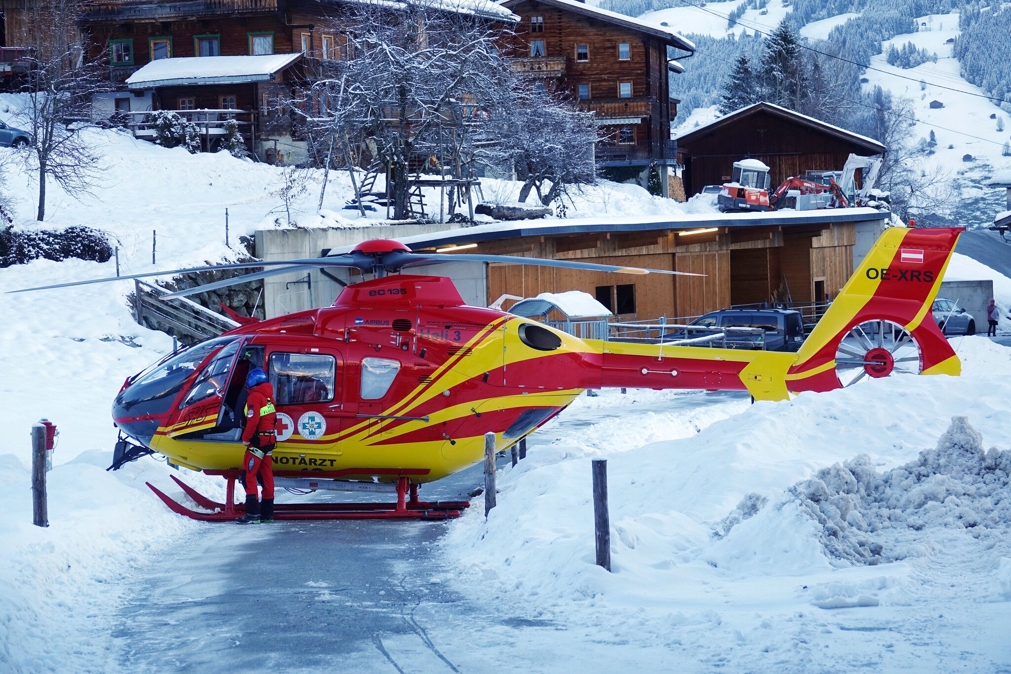 Polizeimeldung: Hubschraubereinsatz nach Glatteissturz - Schwaz