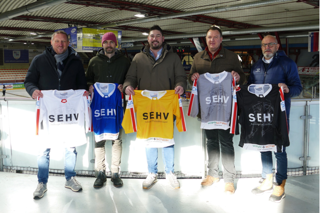 Eishockey: Farbenturnier des Salzburger Eishockeyverbandes in der ...