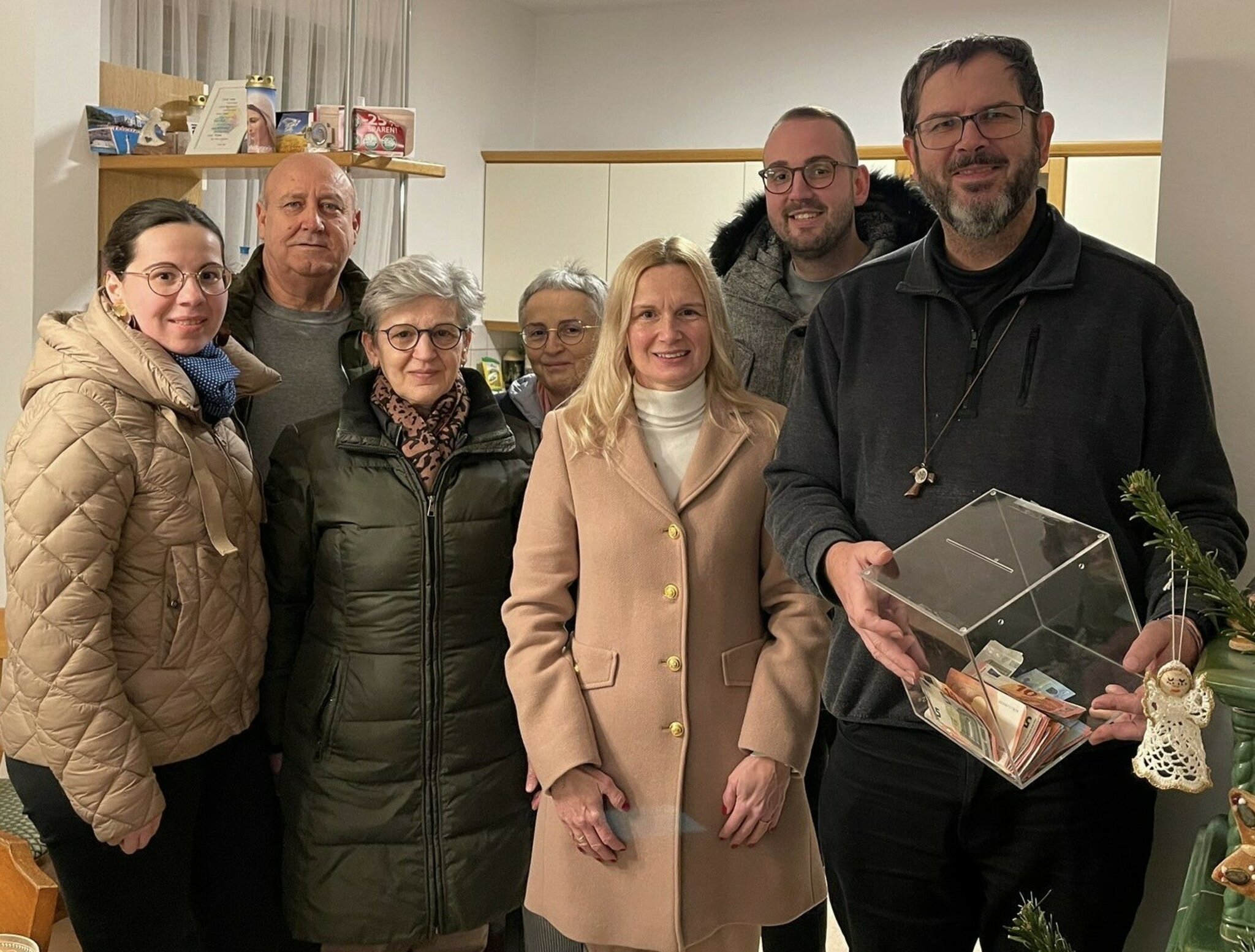 Spendensammlung: Volkspartei Illmitz "glühte" für den guten Zweck ...