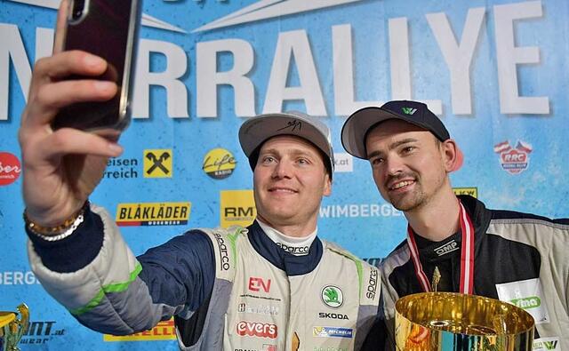Jännerrallye 2024: Ein Küsschen für Sieger Michael Lengauer - Freistadt