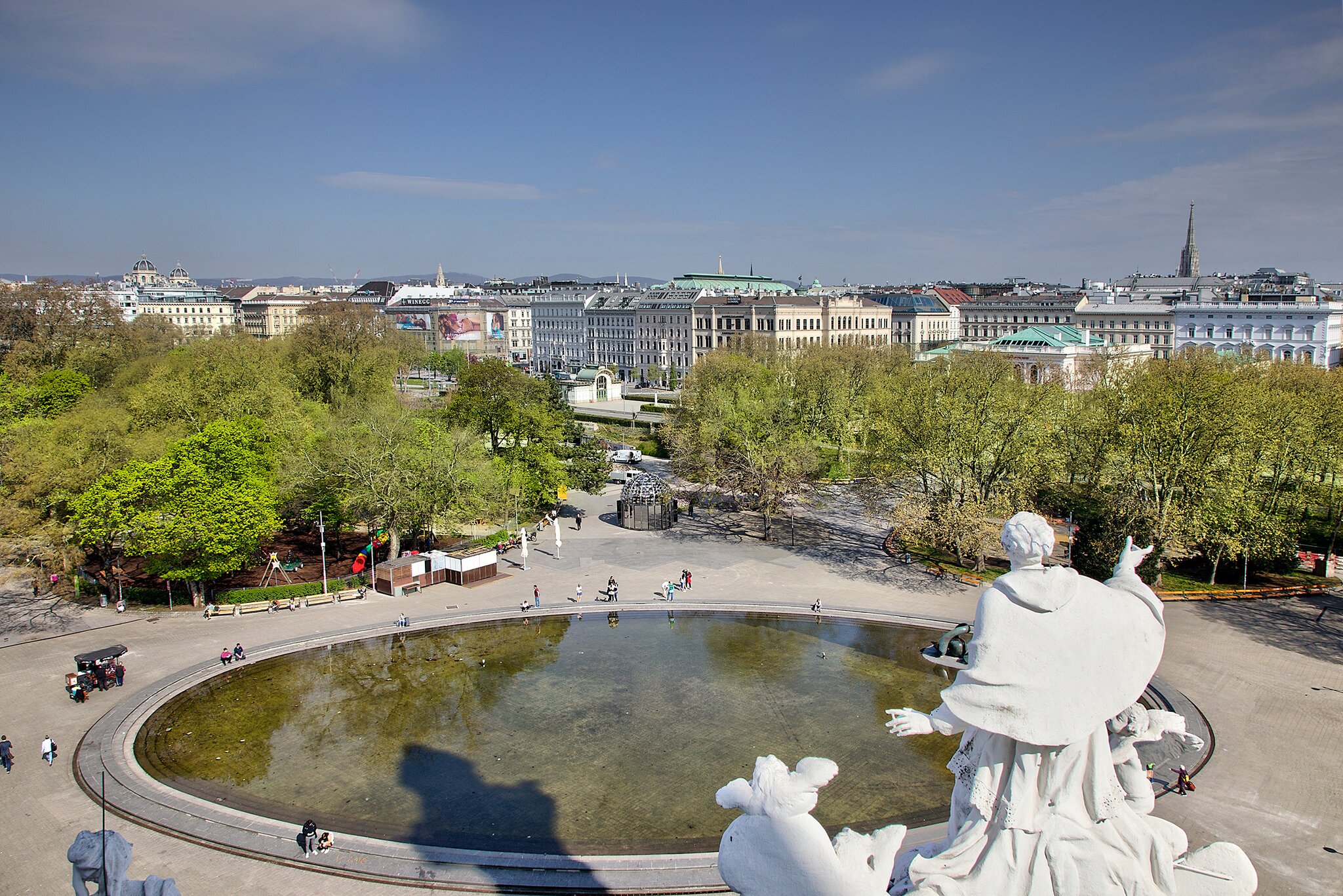 Wieden: Imposanter Ausblick vom neuen Wien Museum am Karlsplatz - Wieden
