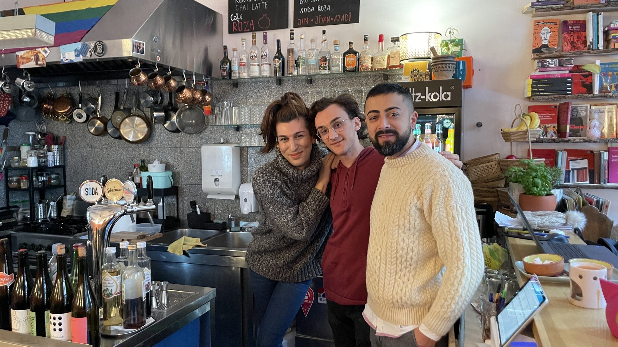 Safe Space im Café Roza: Queeres Café in der Burggasse am Neubau - Neubau