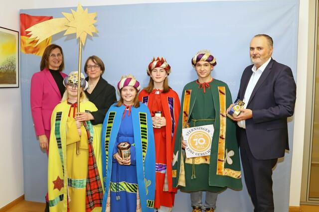 Dreikönigsaktion: Osliper Sternsinger zu Besuch beim Landeshauptmann ...