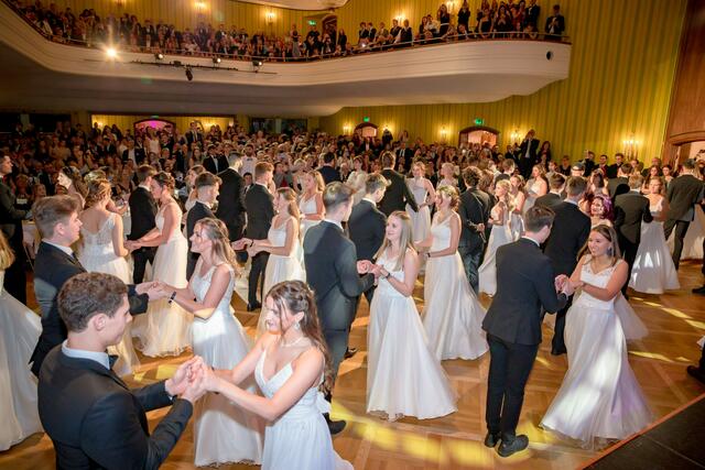 Mit Fotogalerie: Das sind die Bälle der Region Klagenfurt/Land 2024 ...