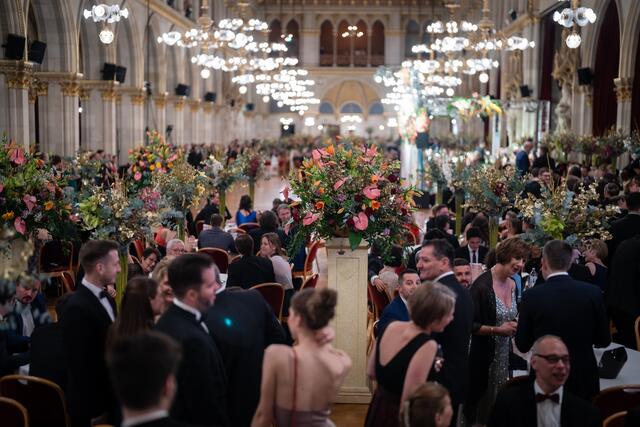 Bildergalerie: 3.400 Gäste beim 100. Blumenball der Wiener Stadtgärten ...