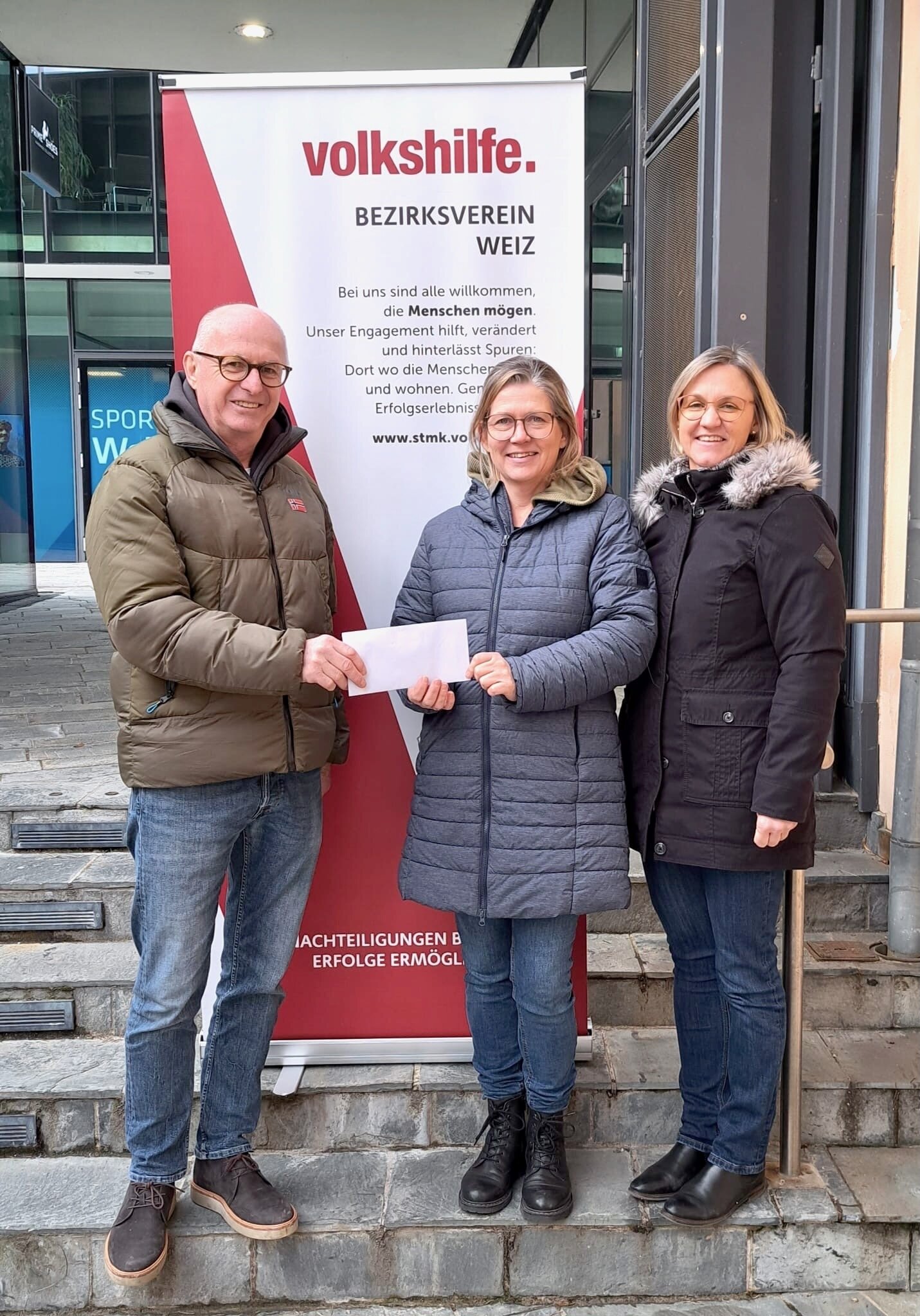 Weiz: Spende an Weizer Volkshilfe-Verein - Weiz