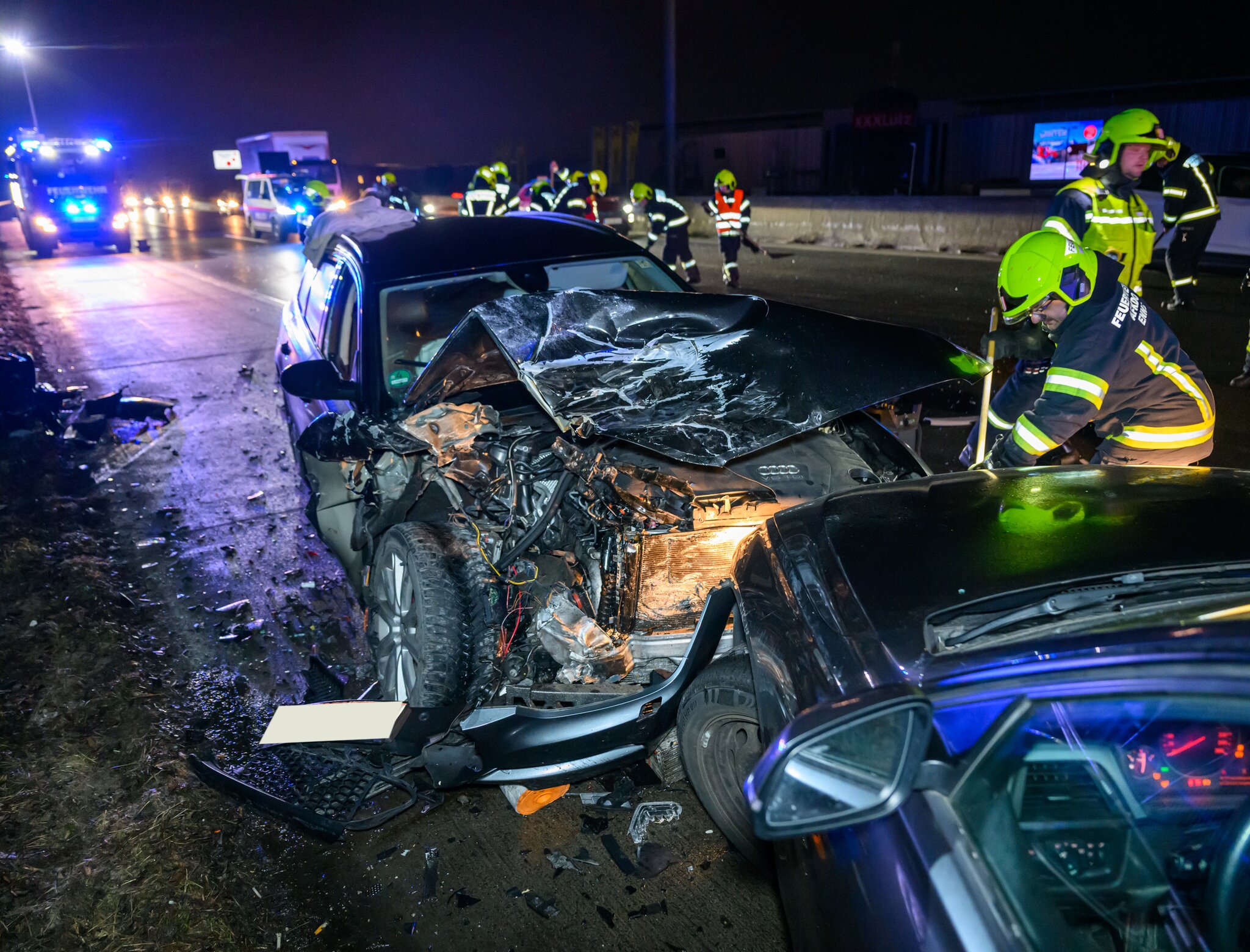 15. Jänner: Verkehrsunfall auf A1 bei St. Florian forderte zwei Verletzte - Enns