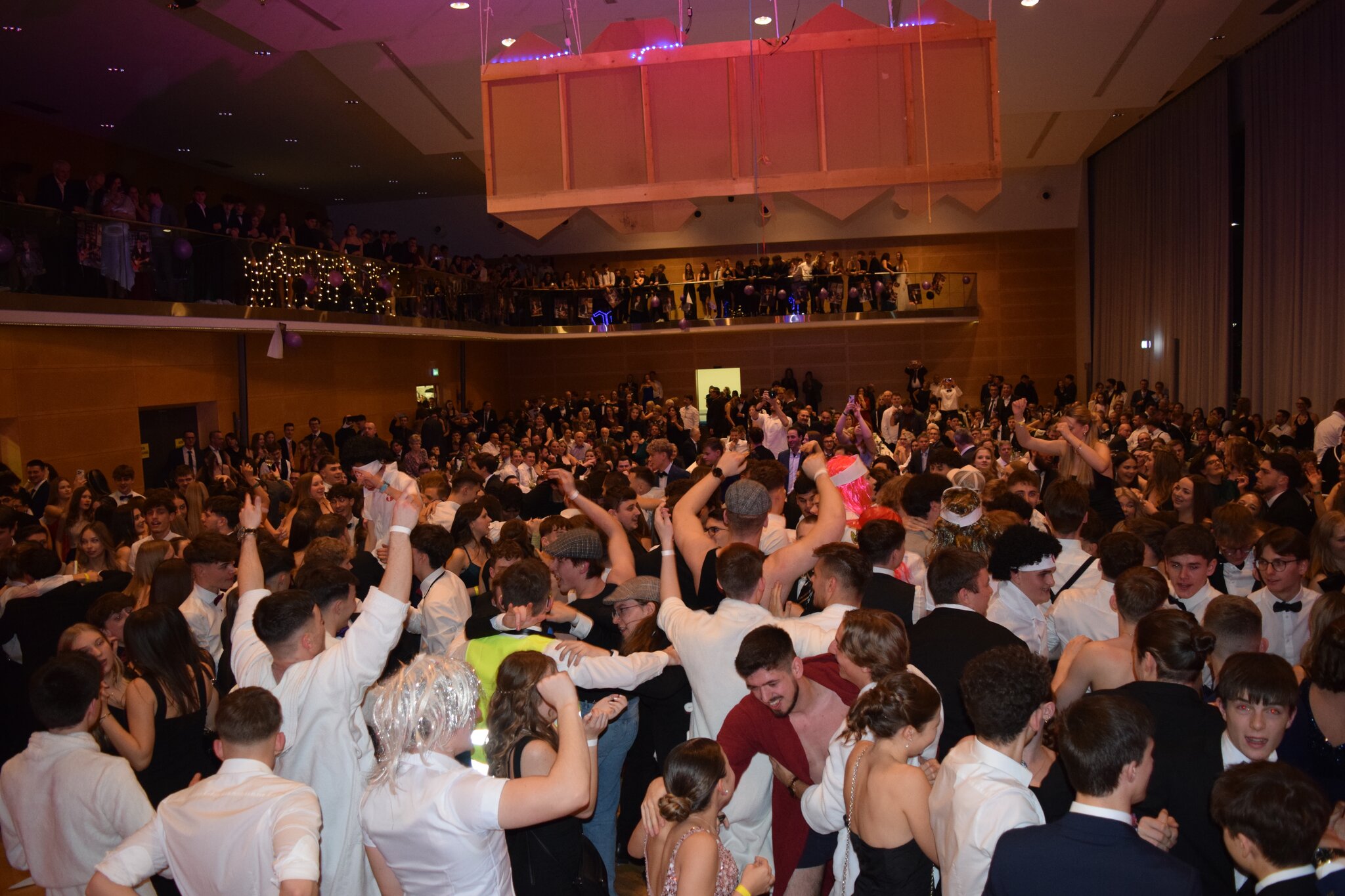 Mit Bildergalerie: Elektrisierende Ballnacht der HTL Kapfenberg - Mürztal