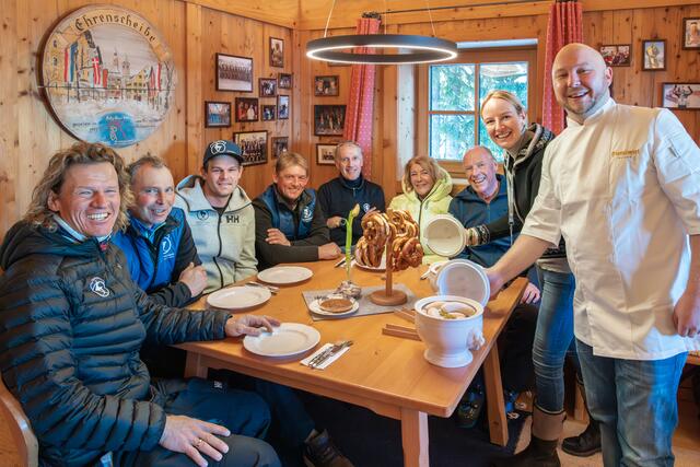 Hahnenkammrennen 2024: Weißwurst-Verkostung auf dem Hahnenkamm - Kitzbühel