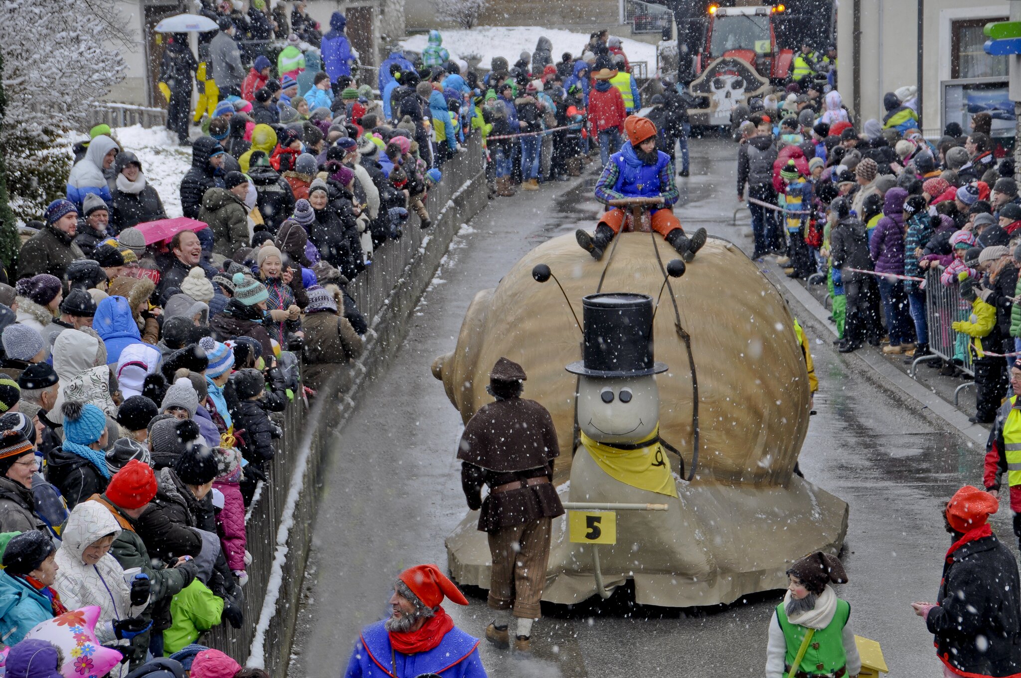 Tradition/Fasching: Großes Faschingsfest: Maskenumzug und ...